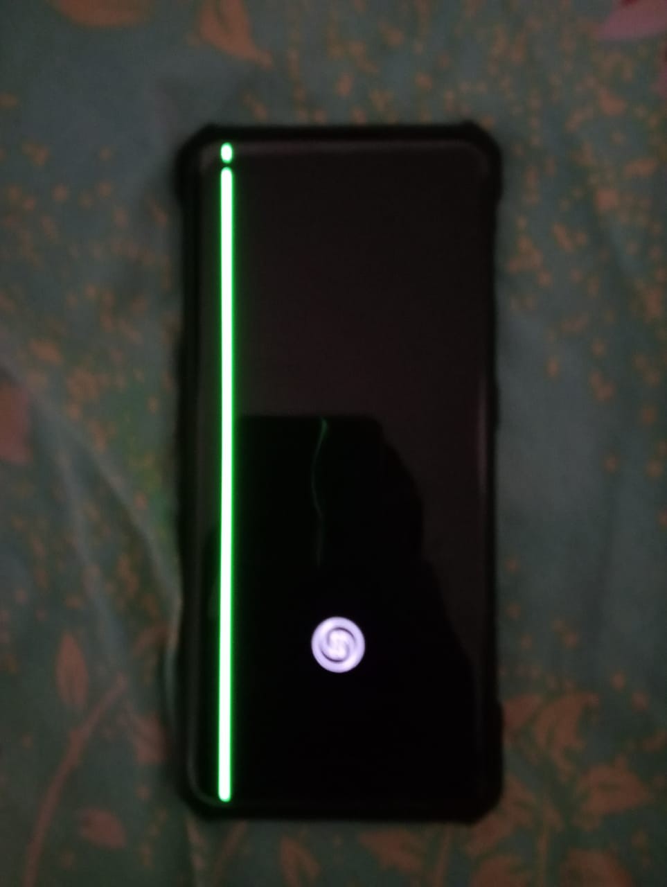 Today my OnePlus 10 pro got a green line problem.😅🟢