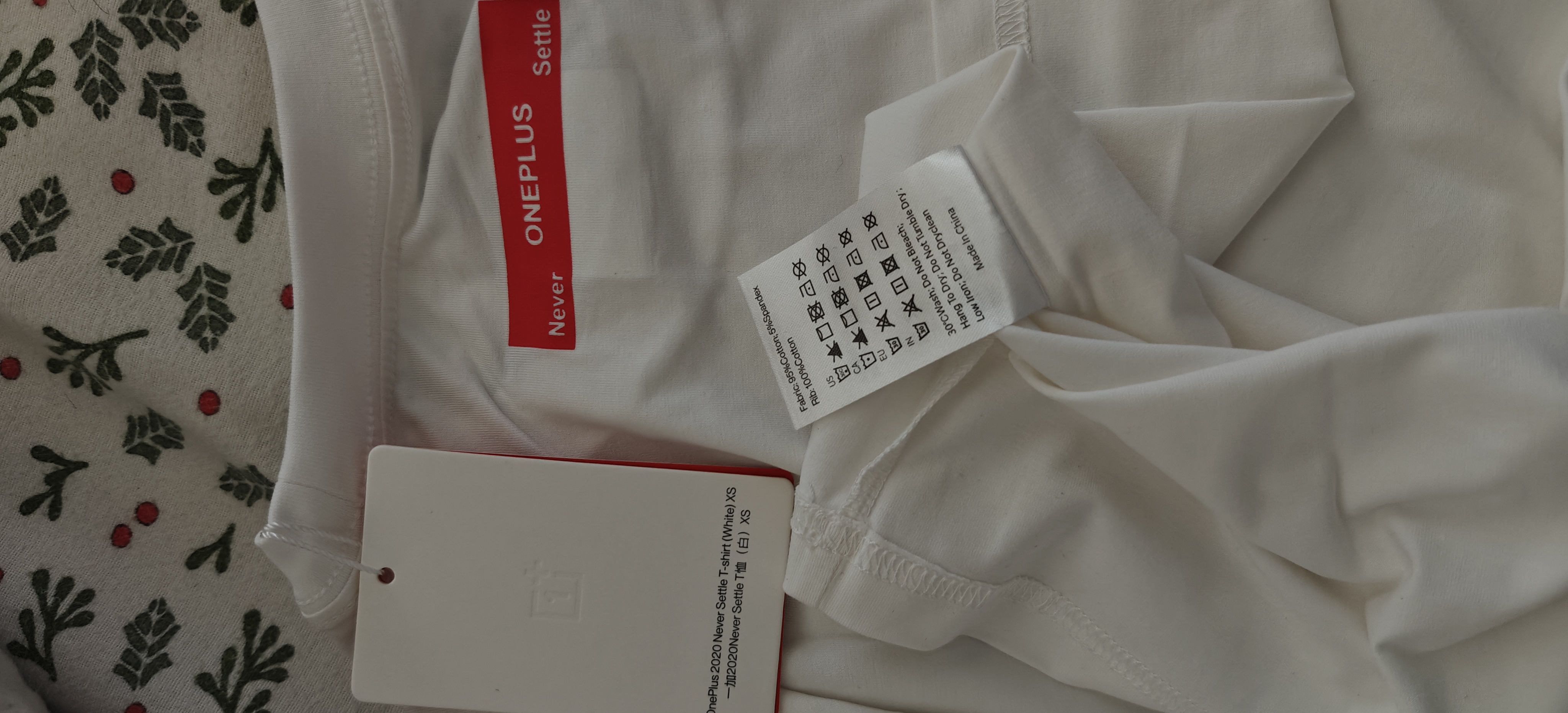 Never Settle - The OnePlus T-Shirts