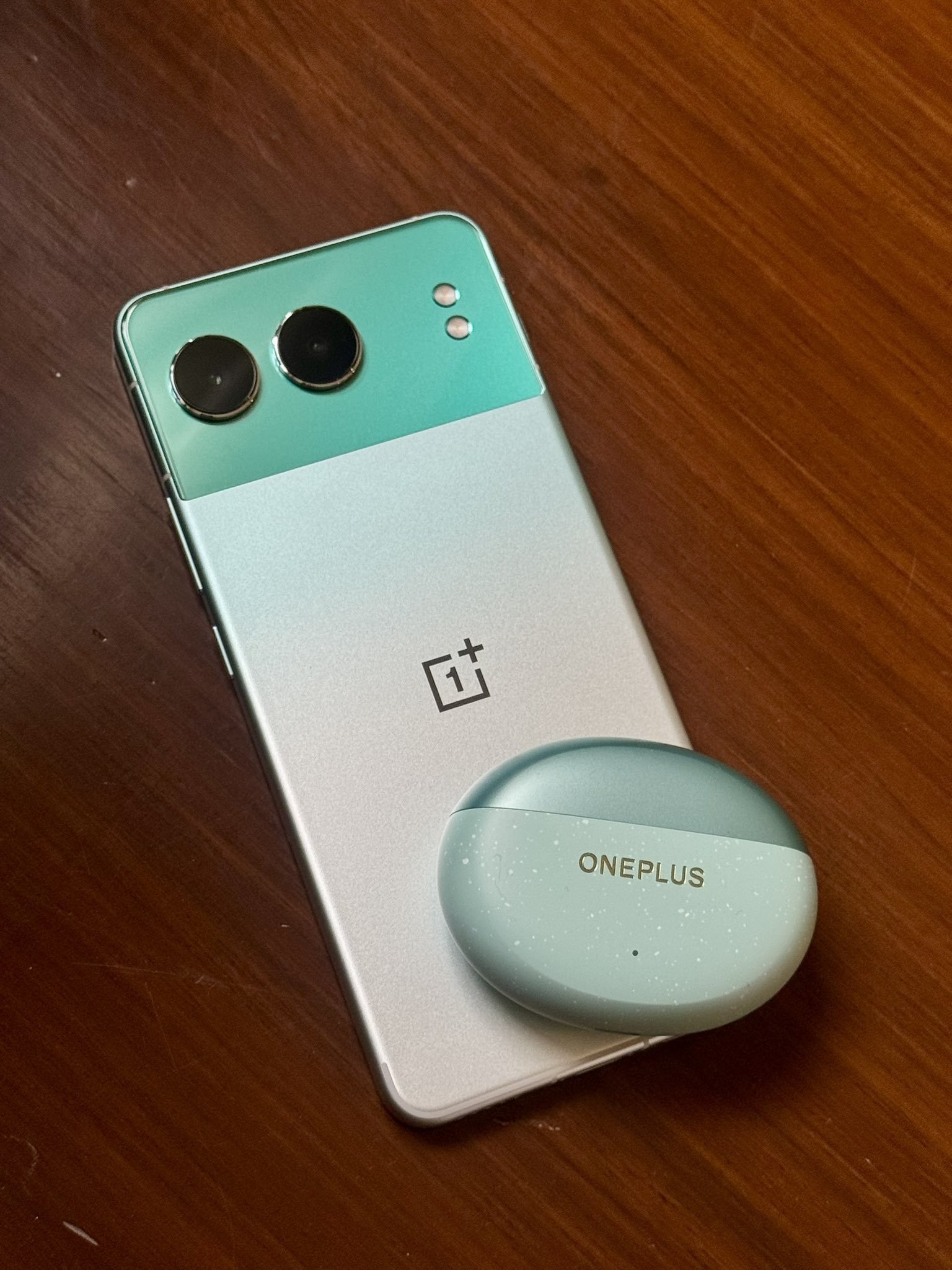 OnePlus Nord 4 official colours:Obsidian Midnight-Mercurial