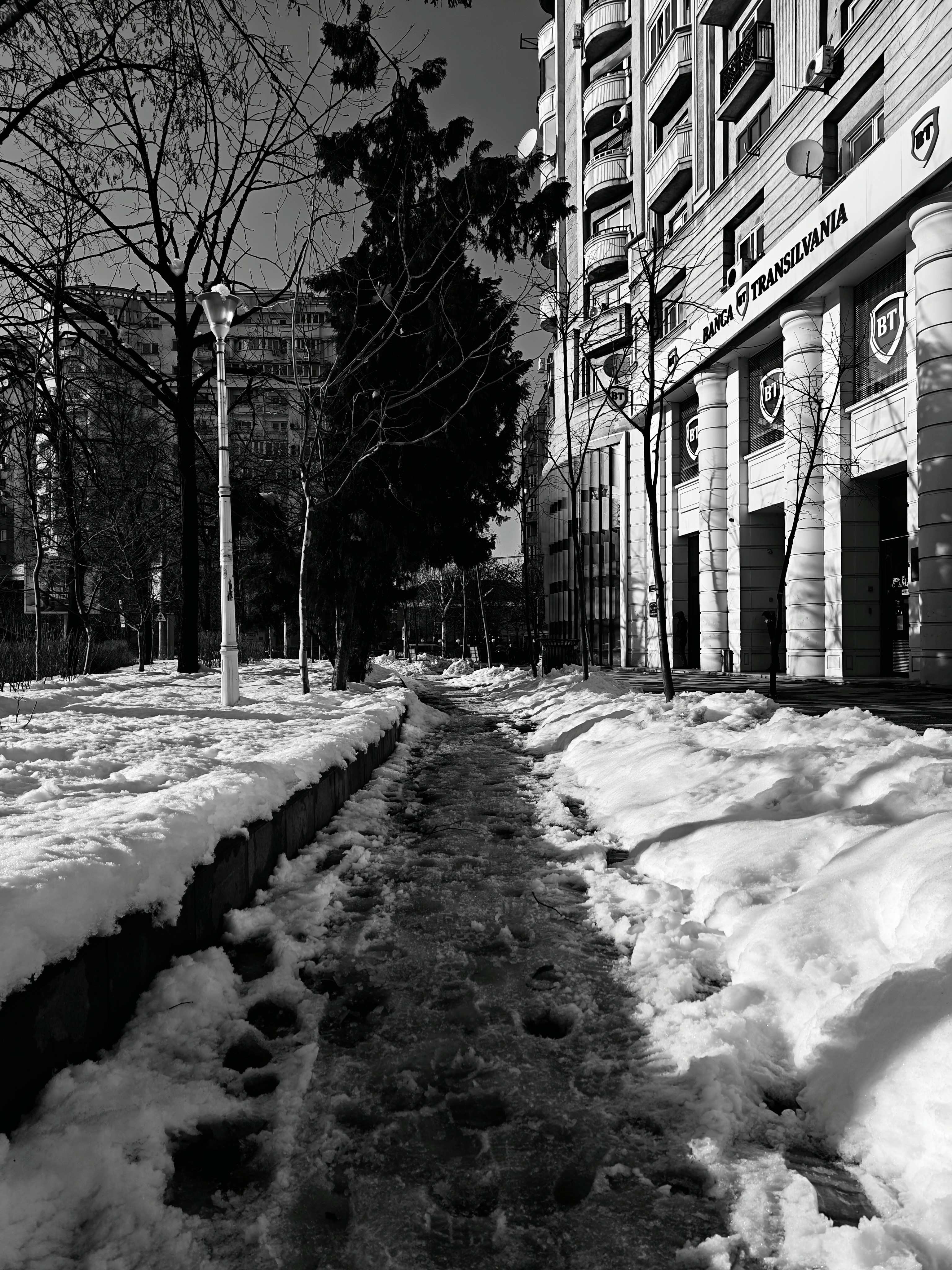 A little BNW street photography.