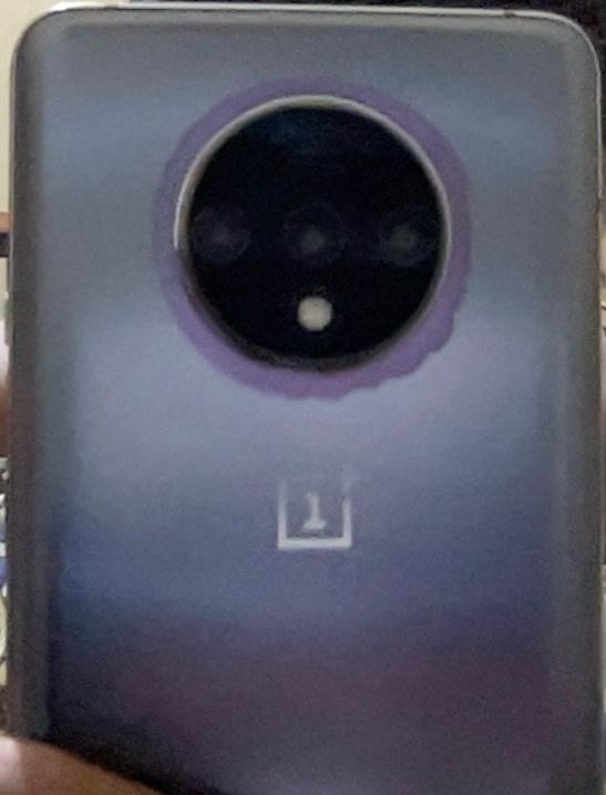 OnePlus 7T back glass issue
