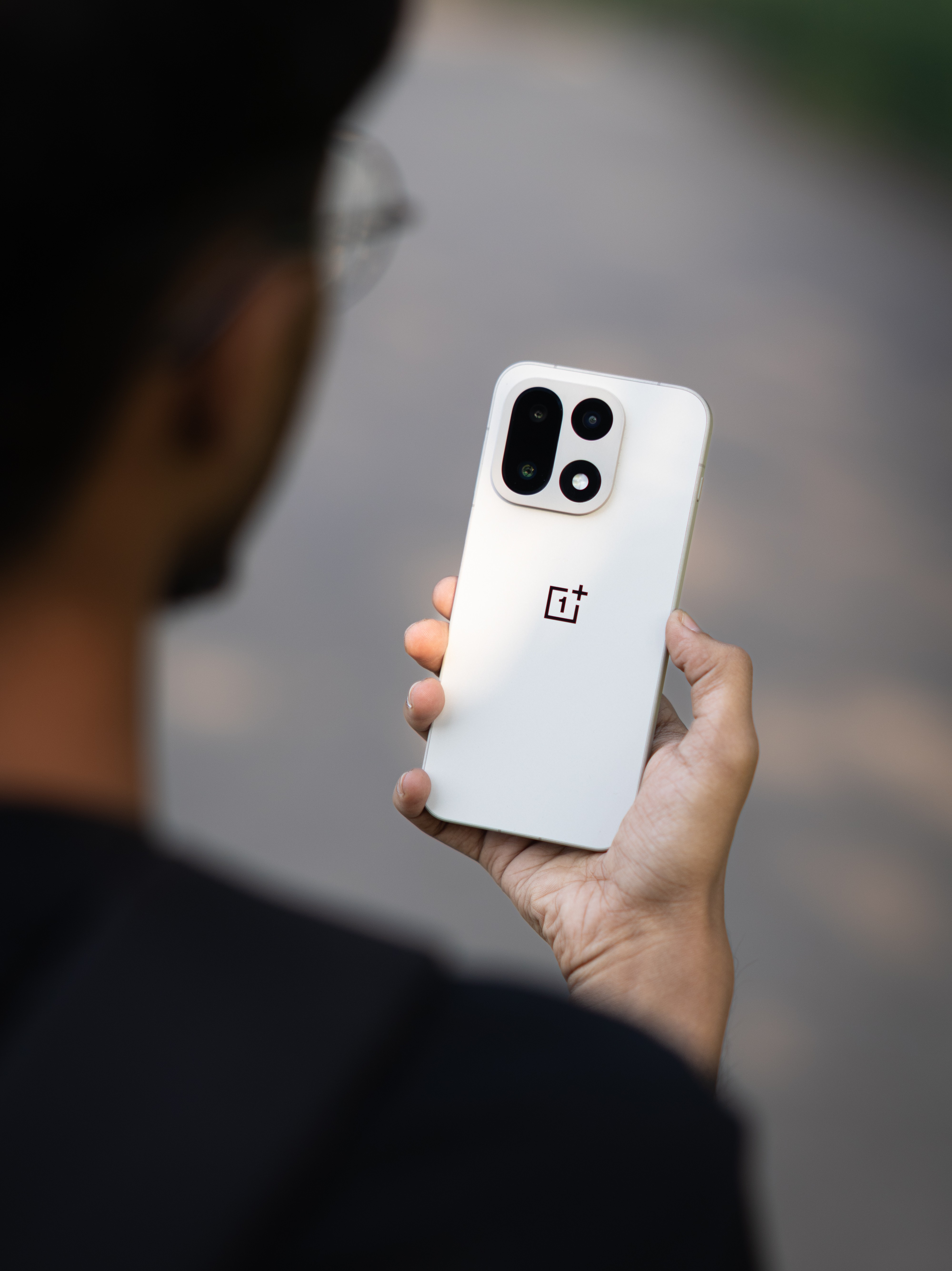 [THE LAB] Unboxing and First Impression of OnePlus 15