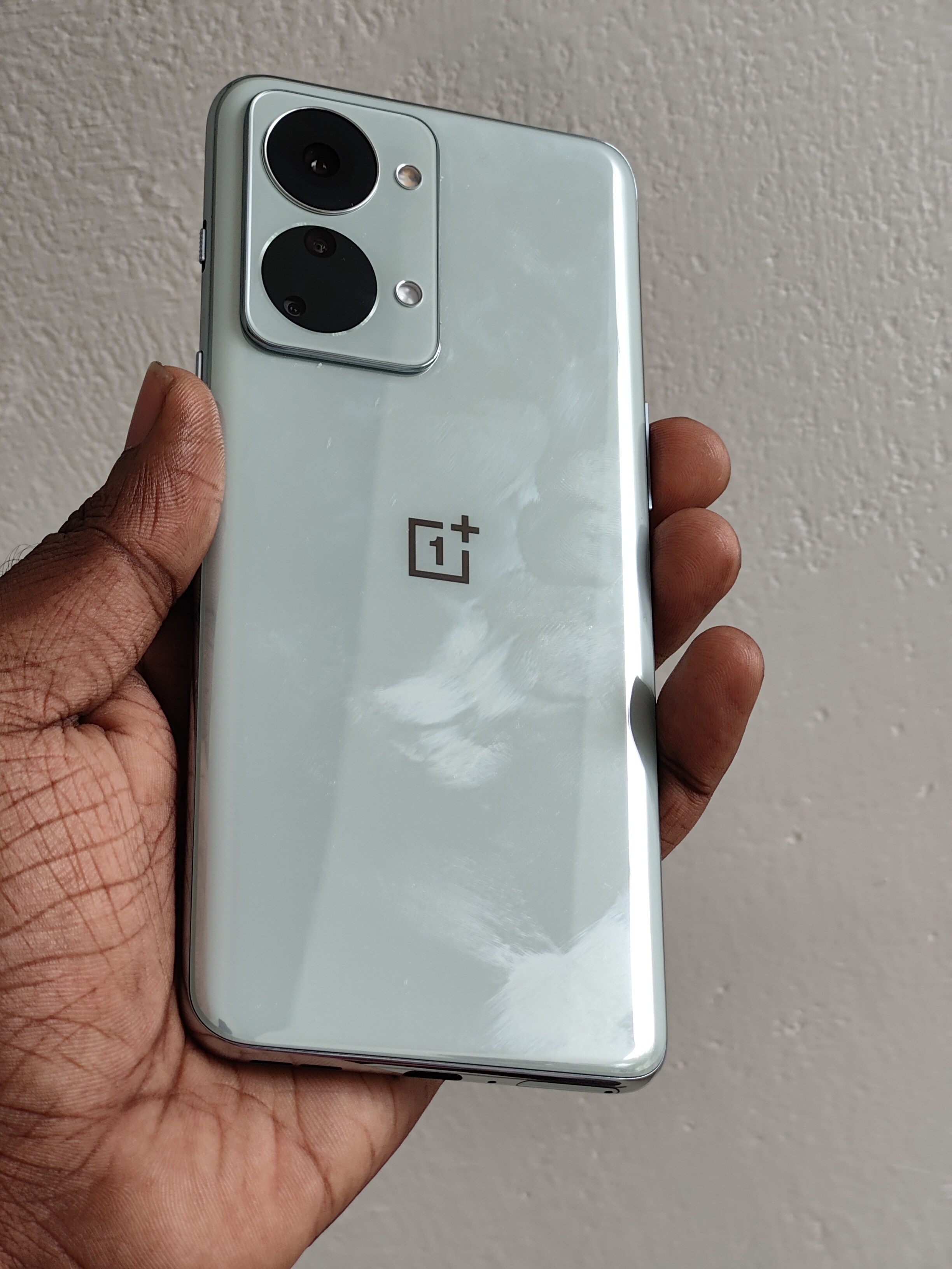 [The LAB] OnePlus Nord 2T - Unboxing and design showcase.
