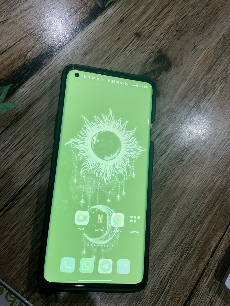 One Plus 8 Pro- PHONE SCREEN TURNED GREEN- No solution from Service Centre