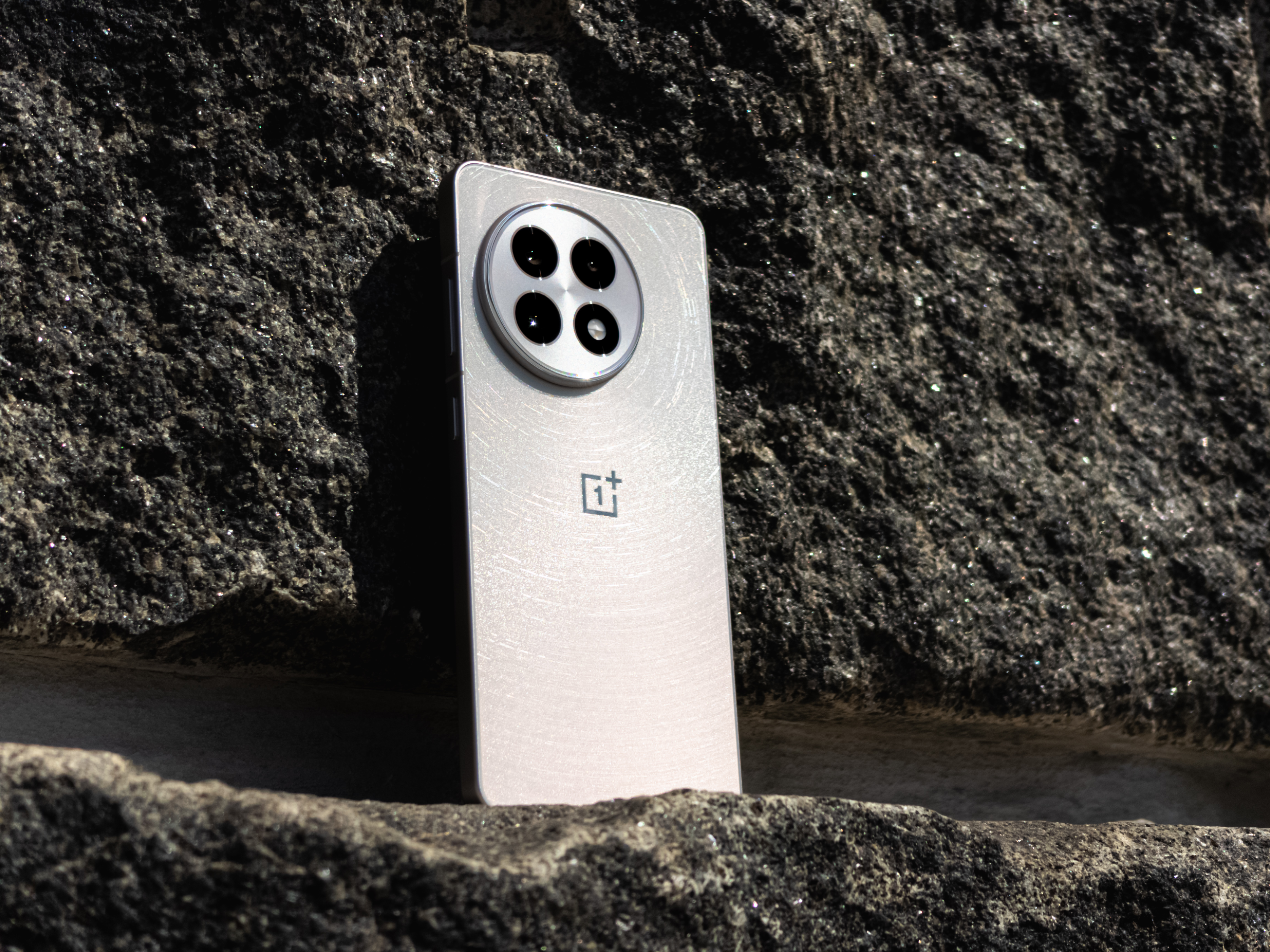 [The Lab] OnePlus 13R: Unboxing and First Look