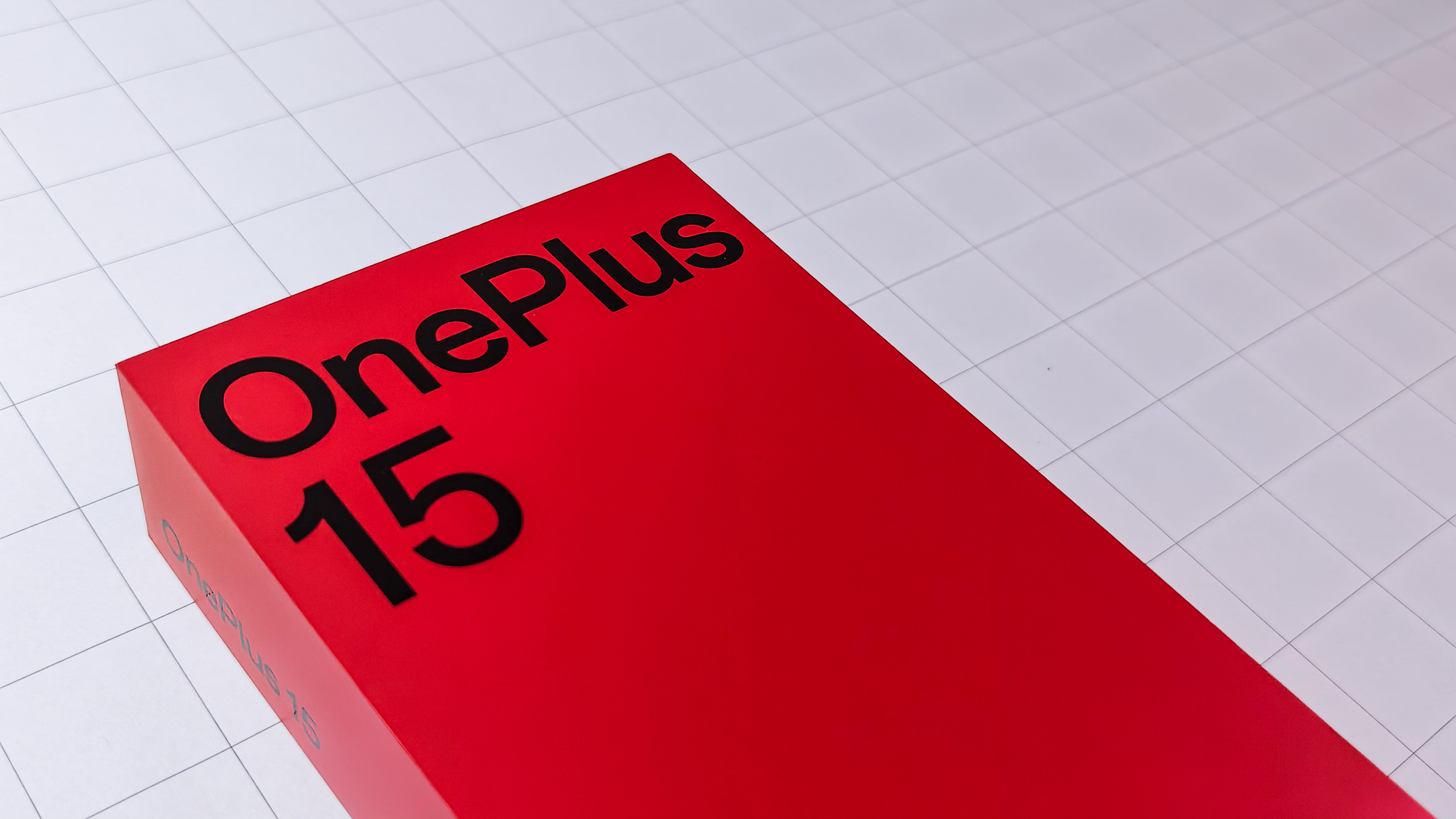 [The Lab] - OnePlus 15 Ultra Violet Unboxing and first impressions! 📷