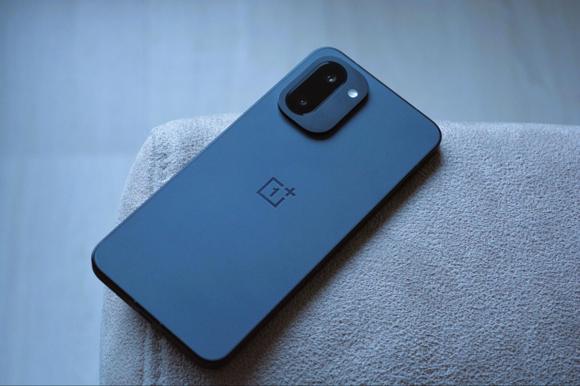 [The Lab] : The OnePlus 15R Camera Quietly Surprises First, and then ...